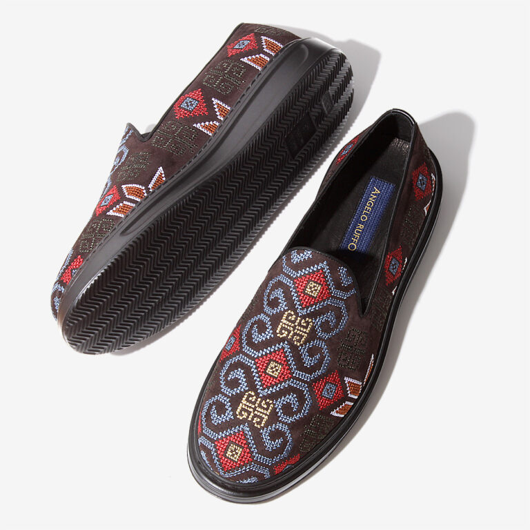 ANGELO RUFFO｜伝統的なエスニックとは違った洒落たデザインが見もの